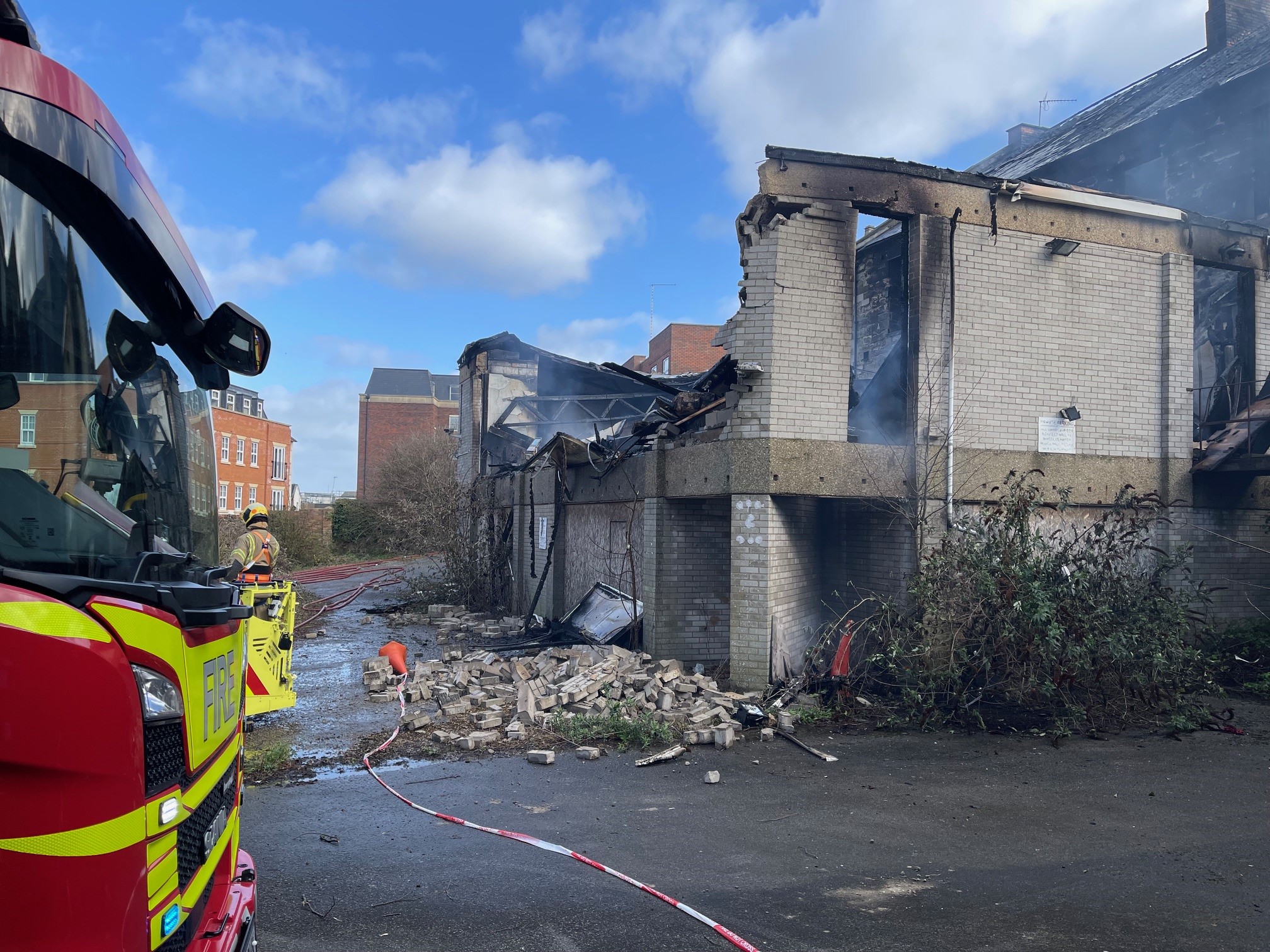 Fire Service leaves scene of fire at Sheep Street in Northampton ...